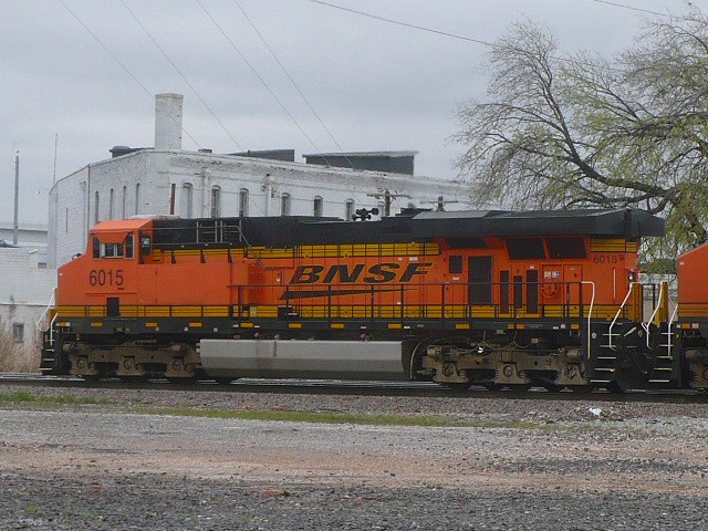 BNSF 6015